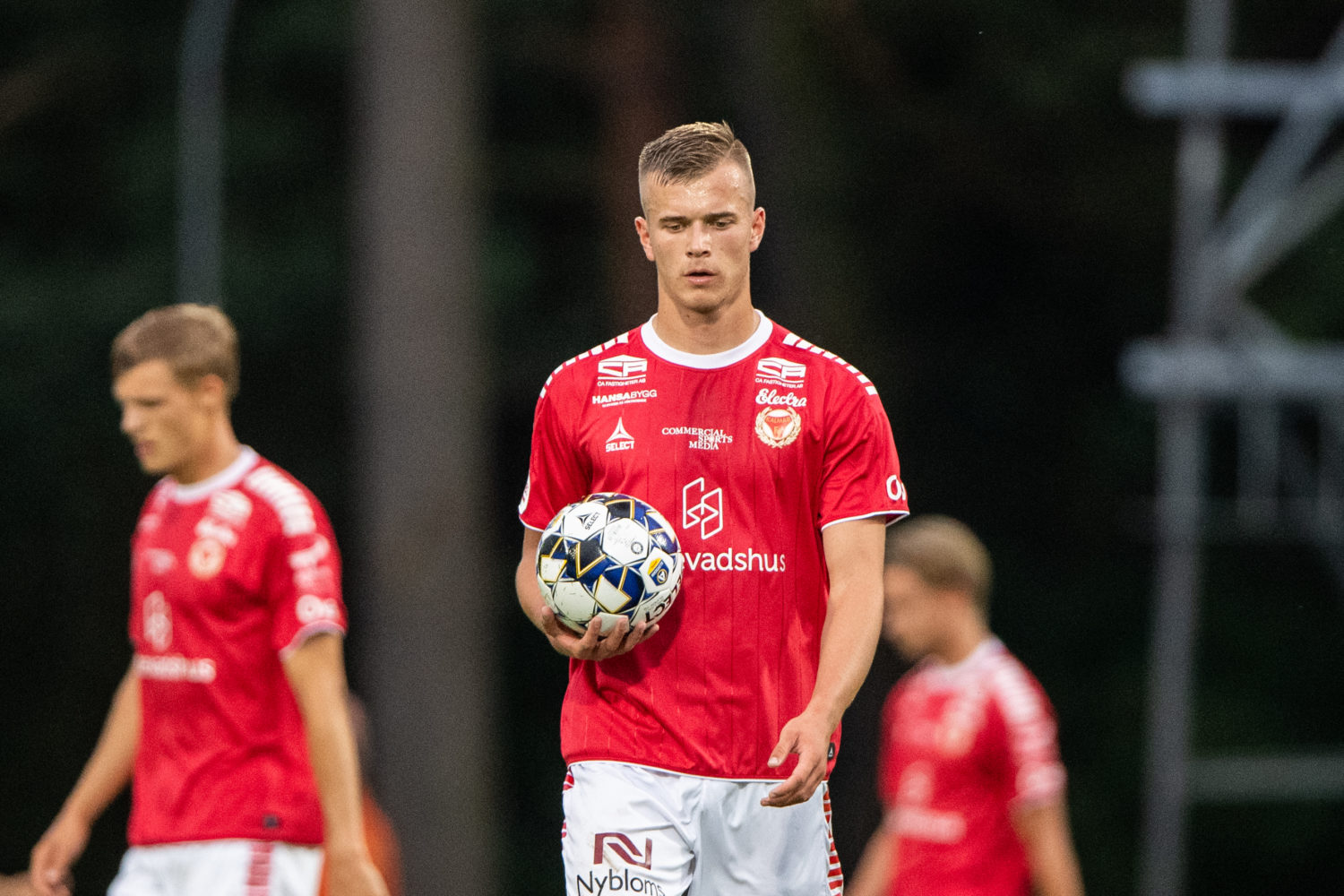 Alexander Ahl-Holmström klar för AFC Eskilstuna - Kalmar FF